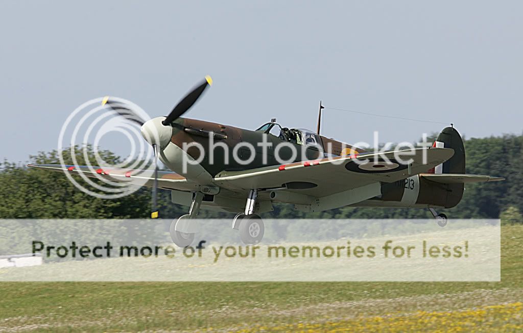 Spitfire 1A - AR213 - Aviation Photography - Britmodeller.com