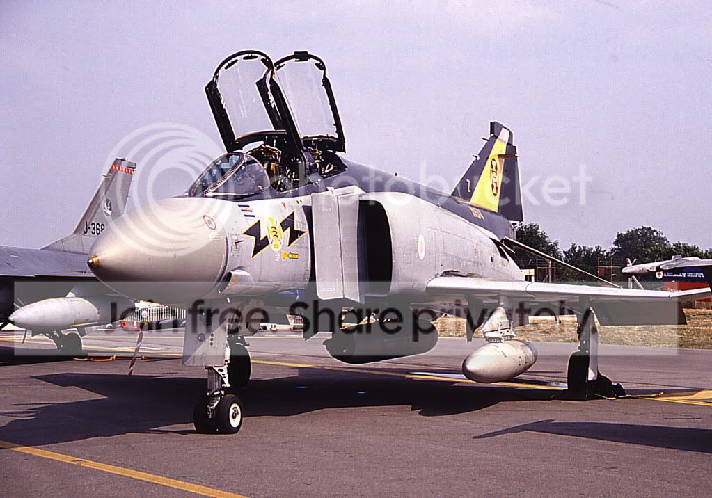 XV574 FG-1 Phantom - Aviation Photography - Britmodeller.com