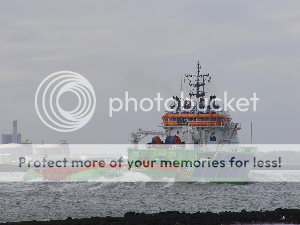 Spotten in De Hoek. - Pagina 209 - SCHEEPVAART FORUM